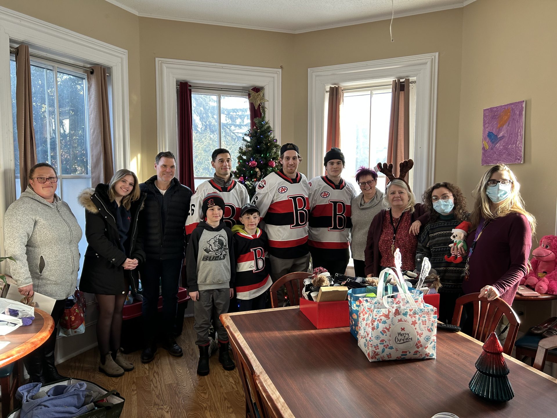 Belleville Sens giving back to the community this holiday season ...